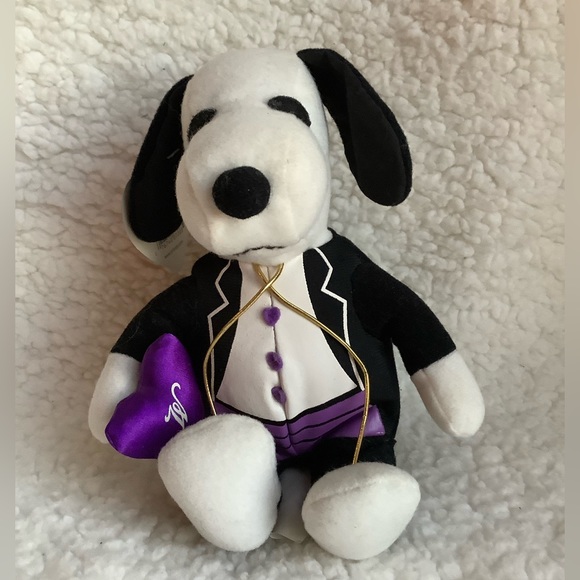 Peanuts | Toys | Whitmans Peanuts Plush Valentine Snoopy Dog Tuxedo ...